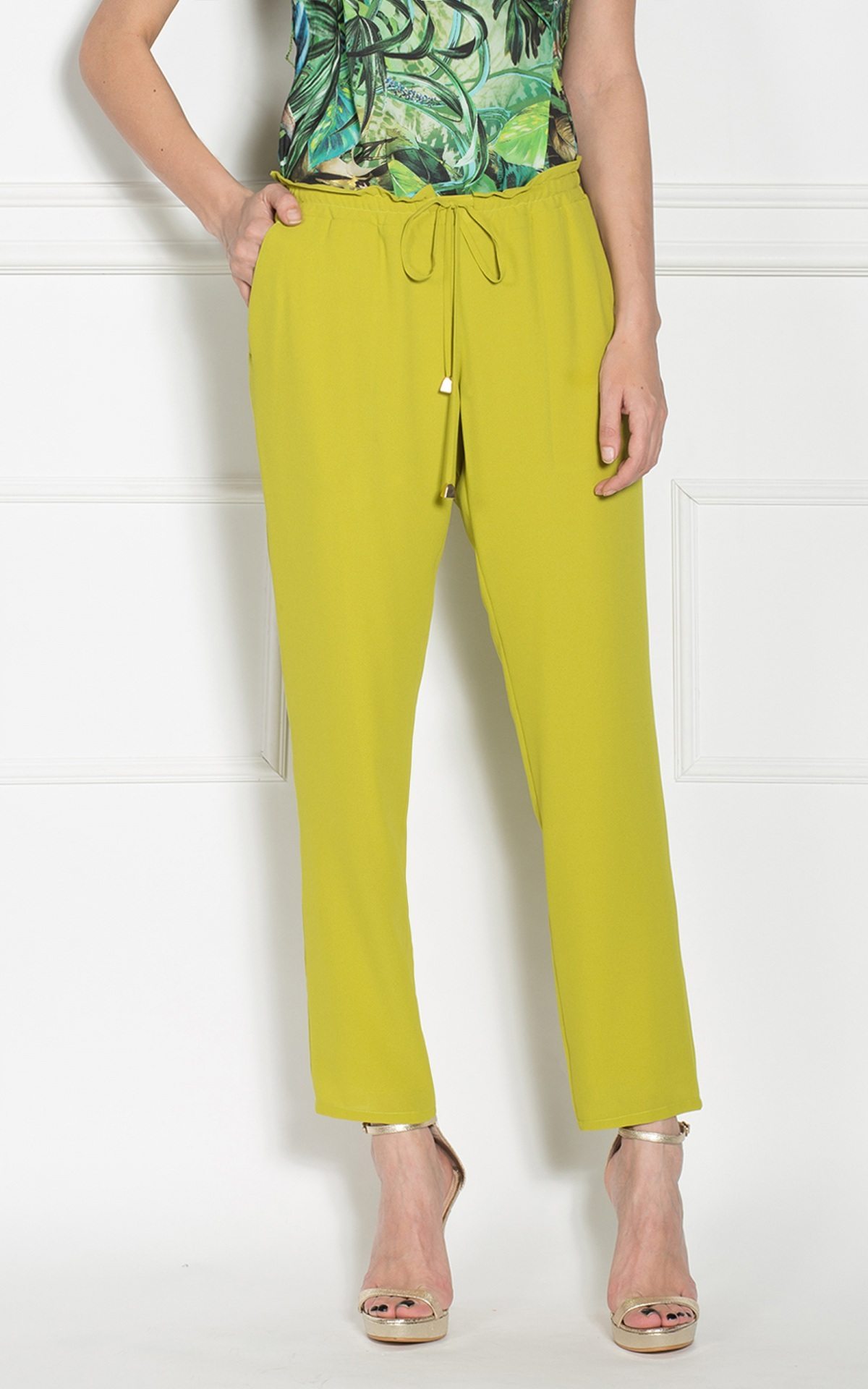 Low-rise uni pants | P6902 | NISSA